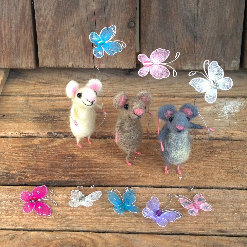 Tiny Felt Mouse With Butterfly Miniature Mice Toy Woolen - Etsy