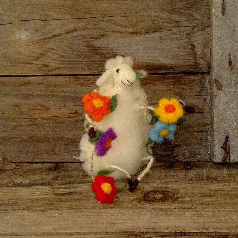 Felted Sheep Wool Lamb Spring Flowers Garland Easter Spring Décor Cute ...