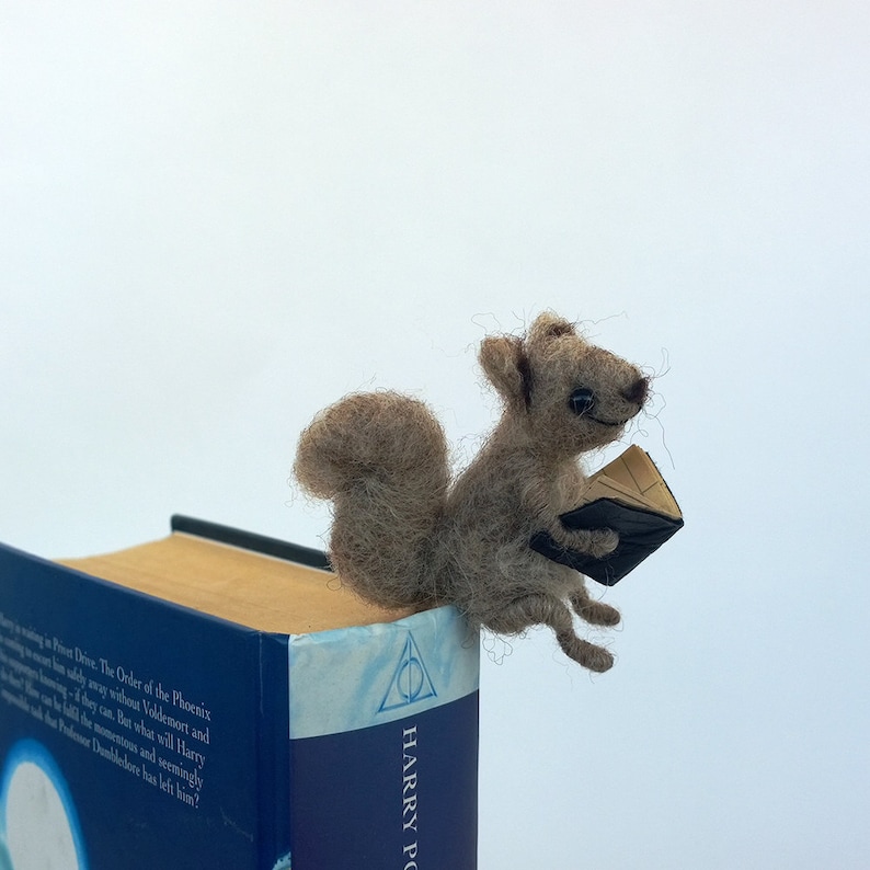 Chipmunk Bookmark Squirrel Reading Book Felt Bookmark Back to - Etsy