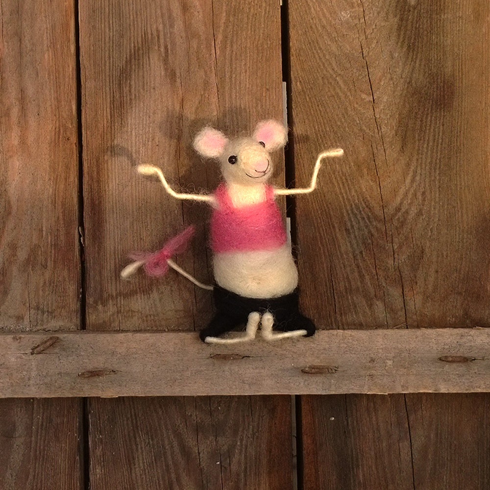 Yoga mouse Felt mouse whimsical figurine Waldorf wool doll | Etsy