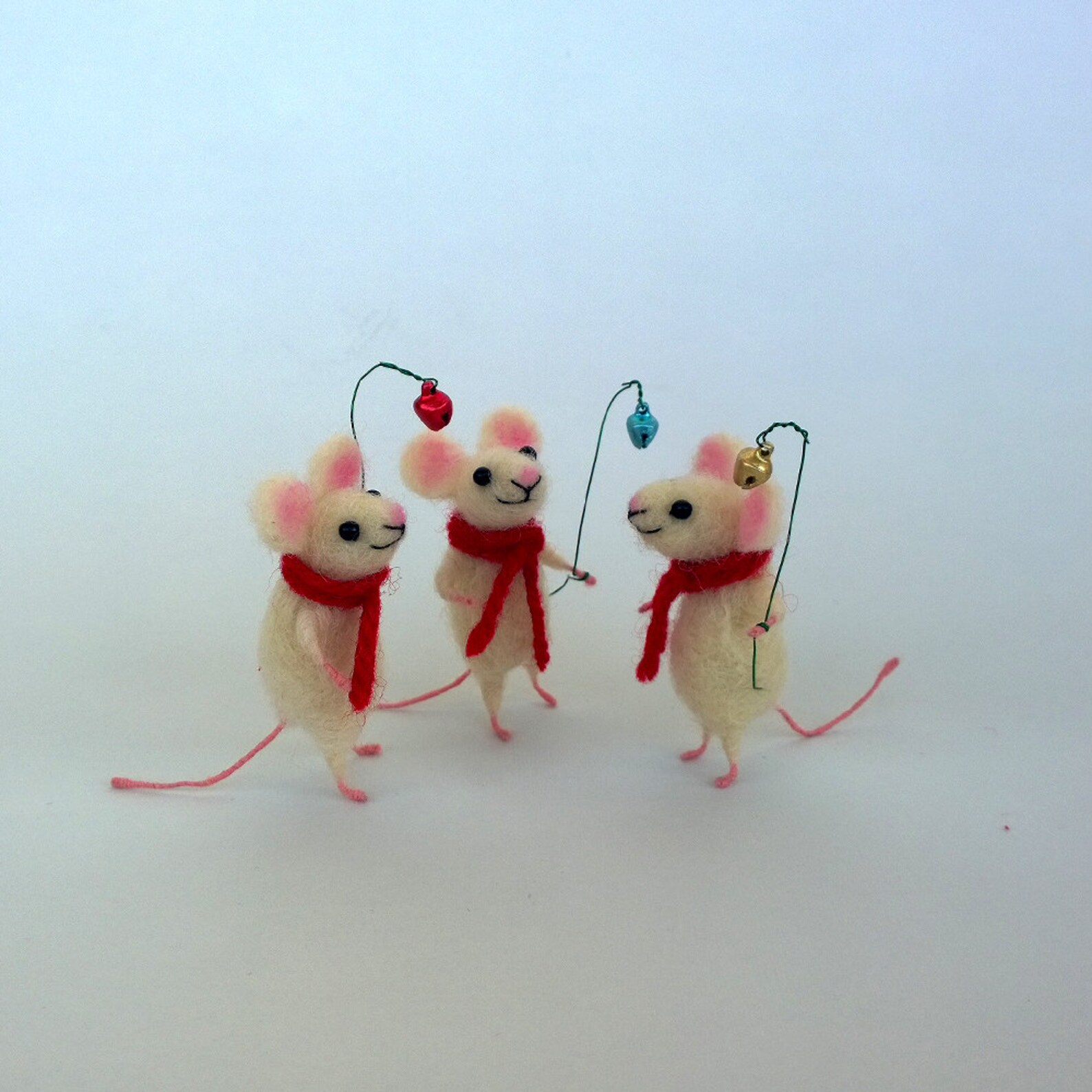 Felted Mouse Miniature Christmas Mouse With Bell Mini Animal - Etsy