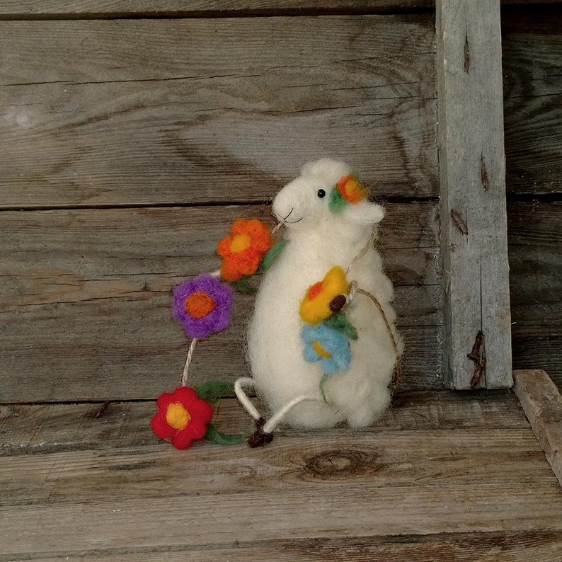 Felted Sheep Wool Lamb Spring Flowers Garland Easter Spring Décor Cute ...