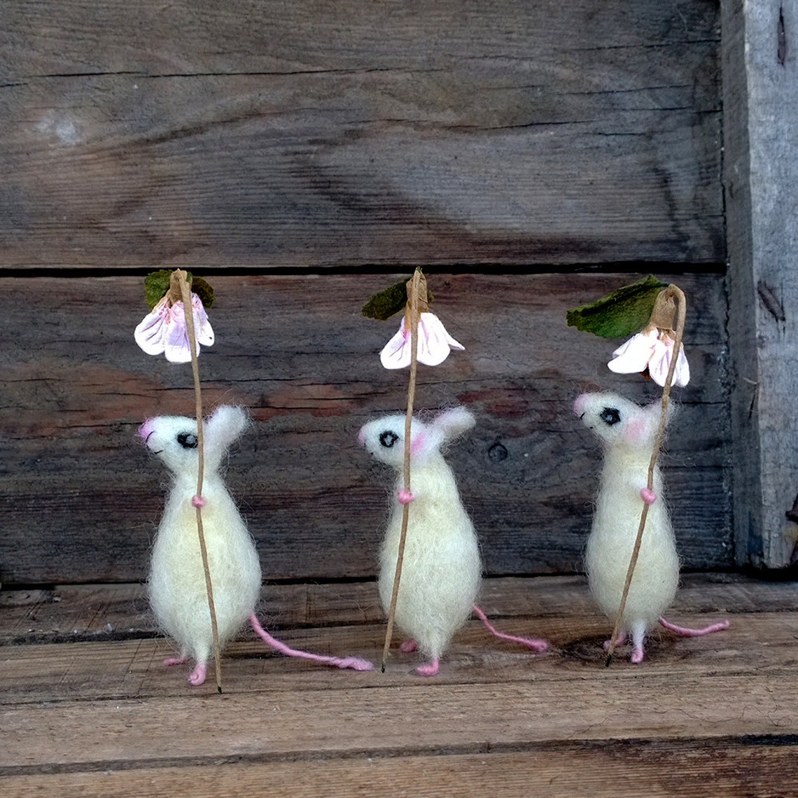 Felted Miniature Mice White Mouse With Flower Mini Animal Needle Felt ...