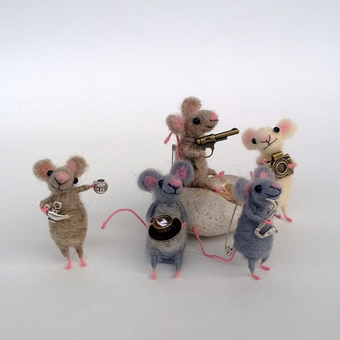Needle Felt Mouse Brooch With Saxophone Unique Animal Accessory Cute ...