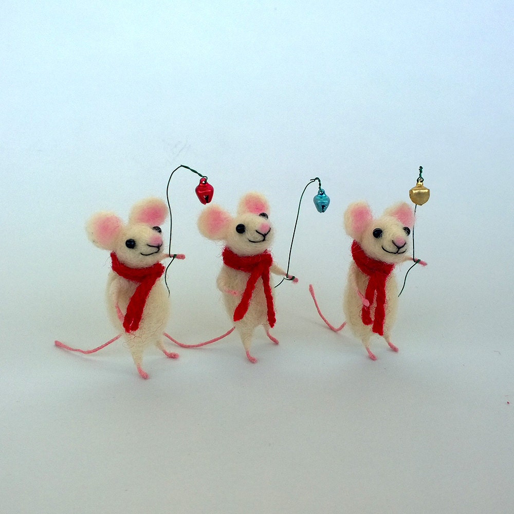 Felted Mouse Miniature Christmas Mouse With Bell Mini Animal - Etsy