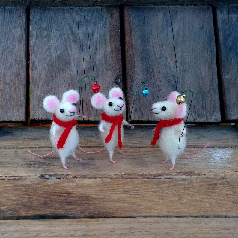 Felted Mouse Miniature Christmas Mouse With Bell Mini Animal - Etsy