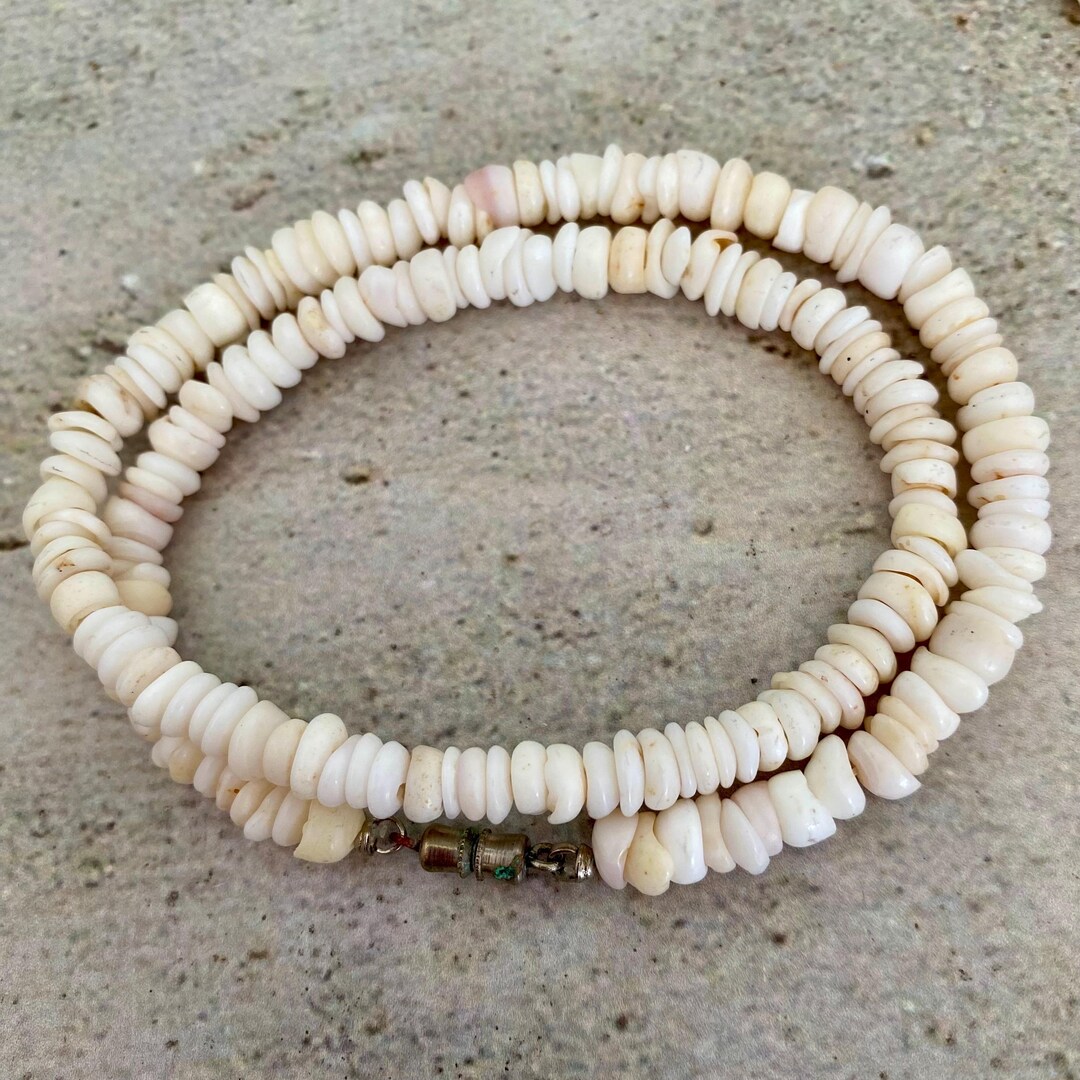 VINTAGE 1970’s PUKA Shell Choker. Amazing Quality, Naturally Shapped by ...