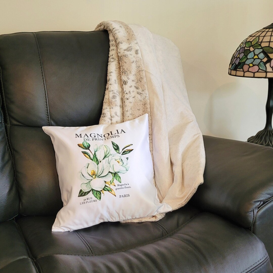 Magnolia Flower Pillow Magnolia De Printemps Pillow - Etsy