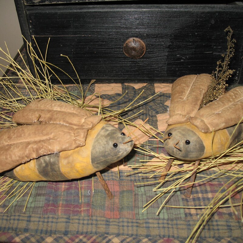 Primitive Bee - Etsy