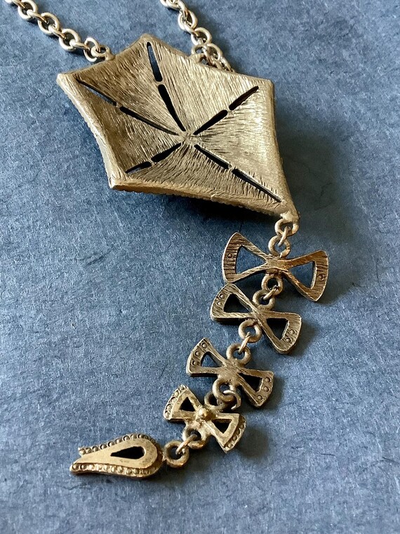 Large Articulated Kite Figural Pendant Necklace 23 in… - Gem