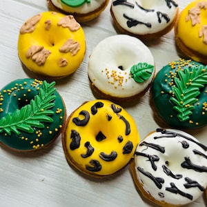 12 Safari Theme Mini Donuts Doughnuts Cheetah Giraffe Zebra Jungle Baby ...