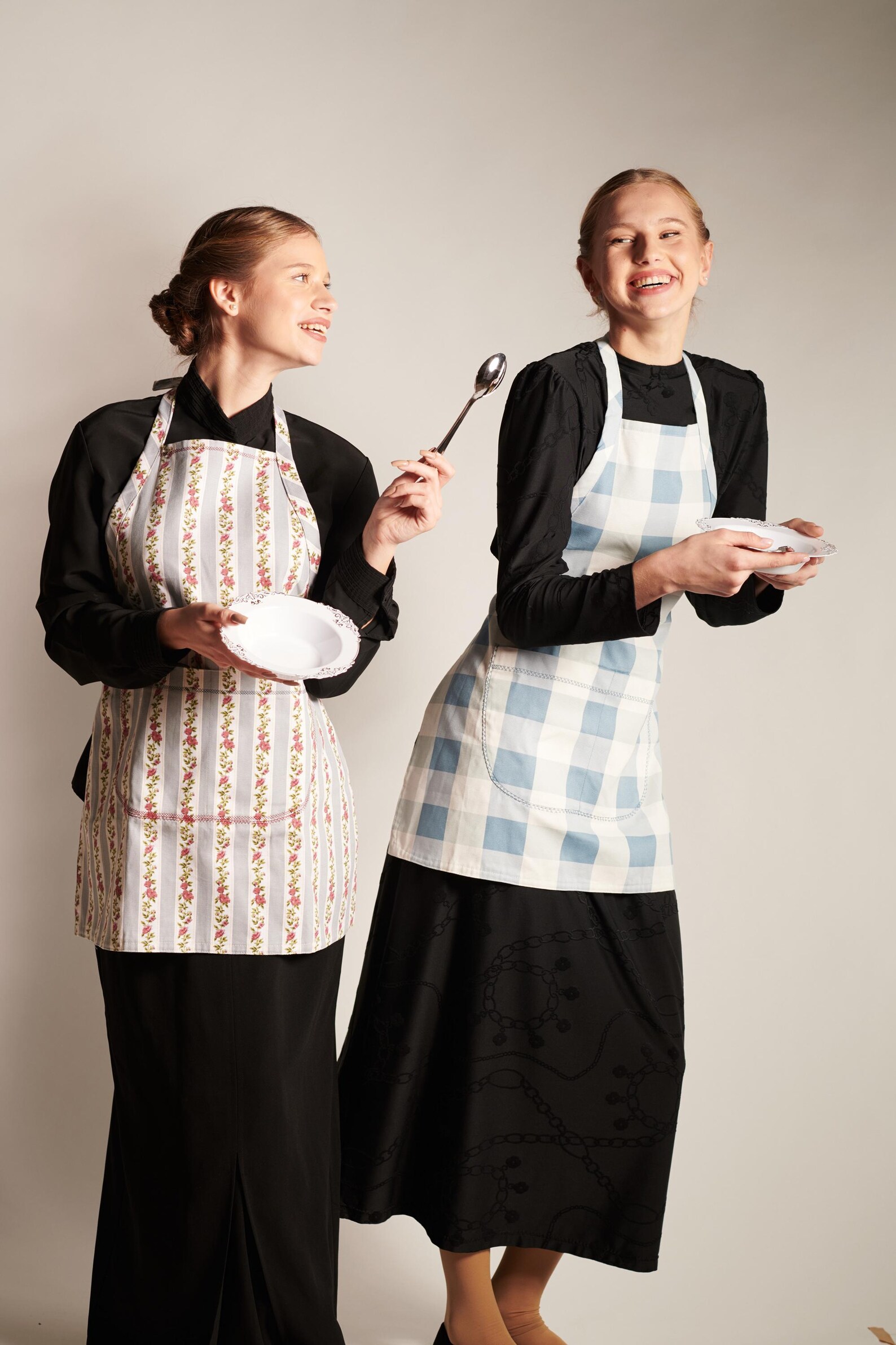 A Set of Lovely Vintage Style Full Aprons , Aprons-ba,e | Yerushalayma ...