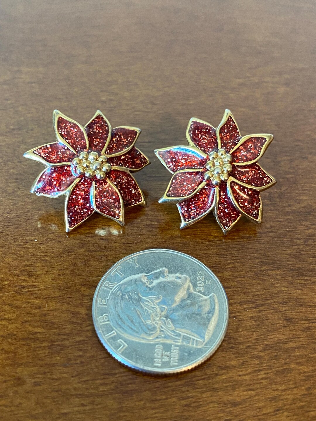 Vintage Avon Red Glitter and Gold Tone Poinsettia Enamel Stud Earrings ...