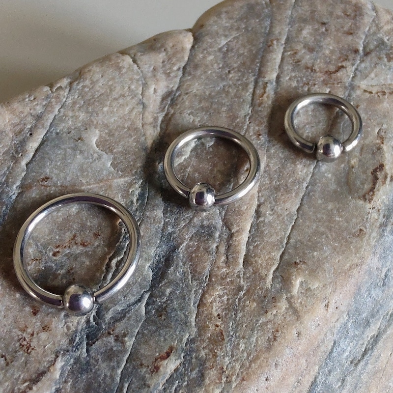 Captive - Etsy