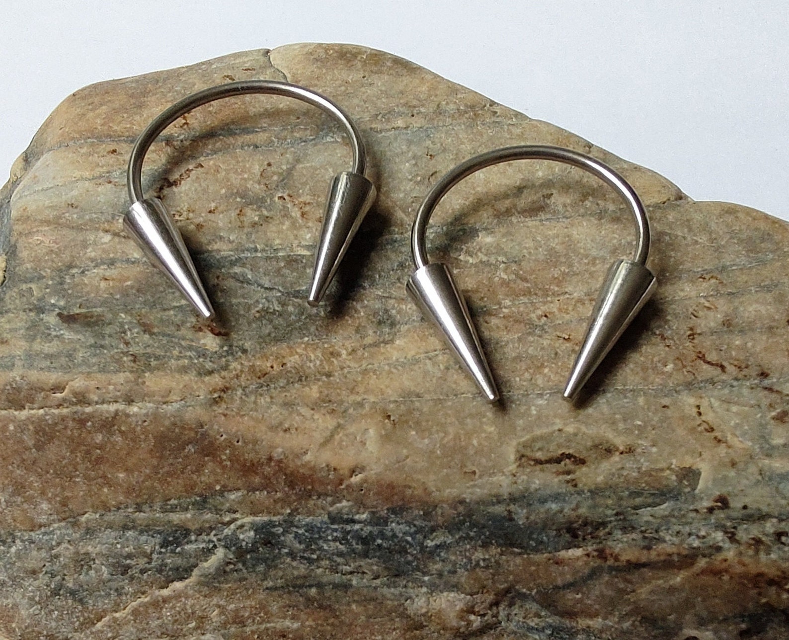 16g Very Long Spiked Septum, Wide Horseshoe Barbell, 14mm Septum, 16mm ...
