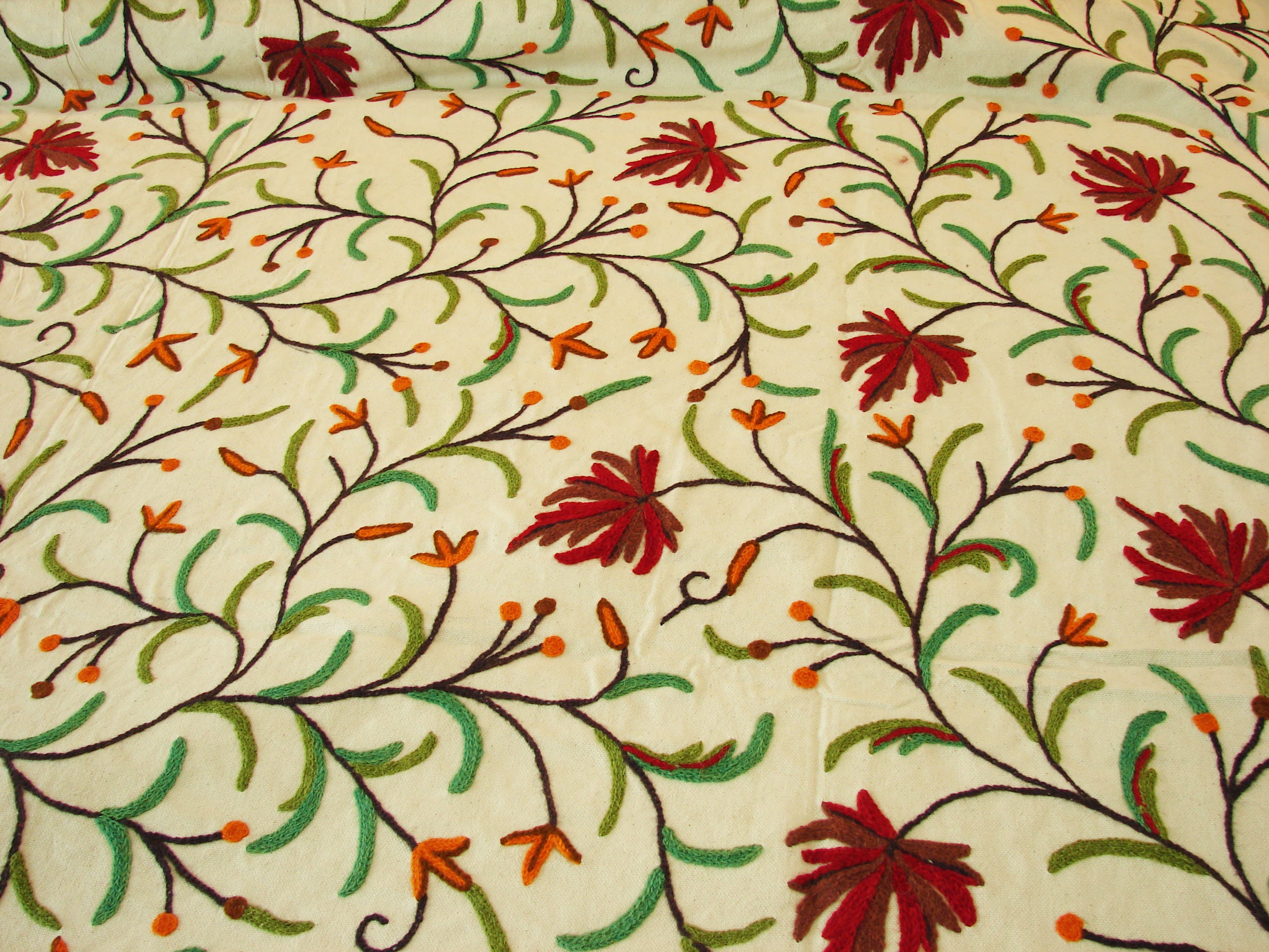 Luxurious Kashmir Crewel Bedspread Hand Embroidered ZE-706 King Size 90 ...