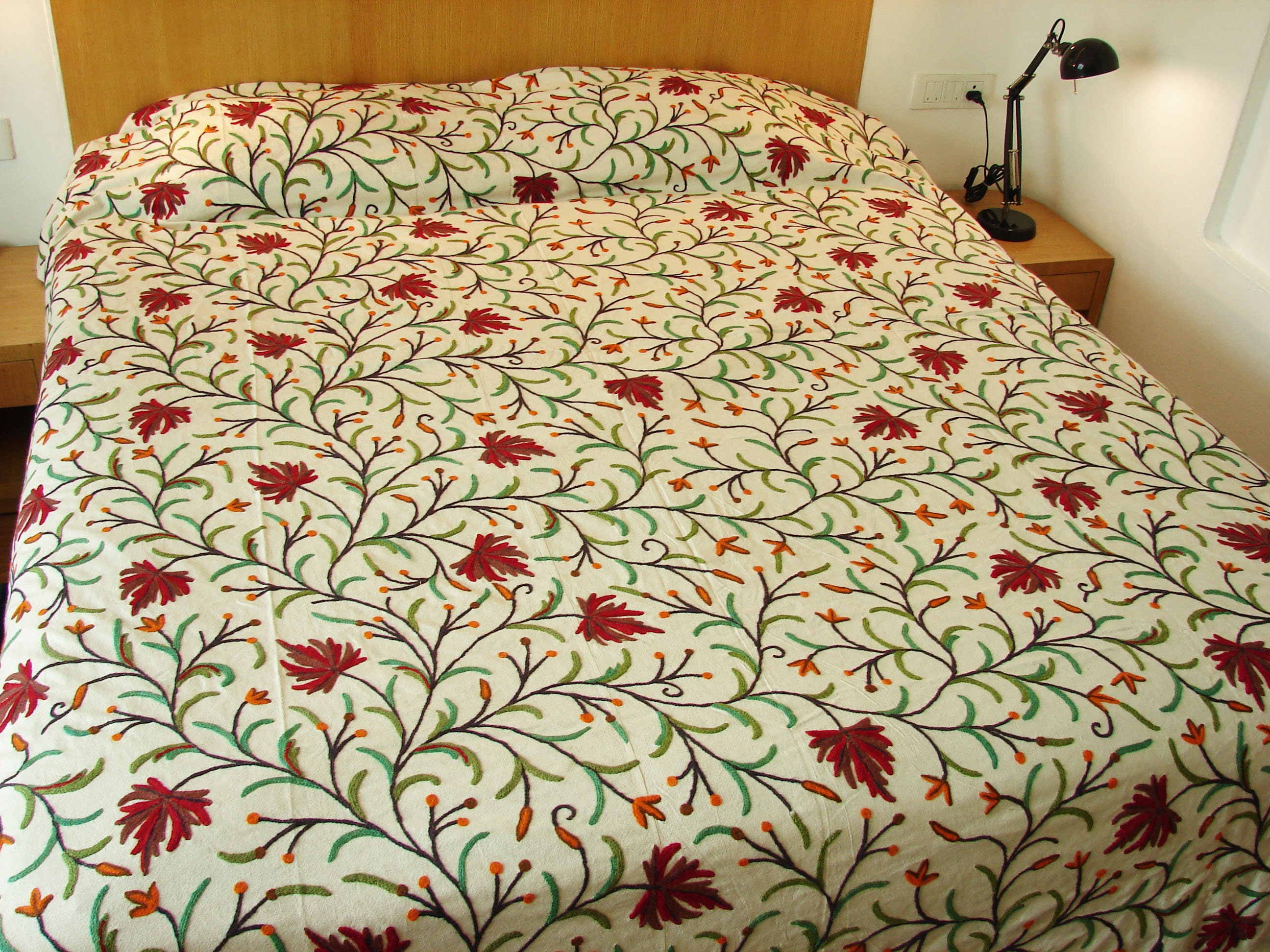 Luxurious Kashmir Crewel Bedspread Hand Embroidered ZE-706 King Size 90 ...