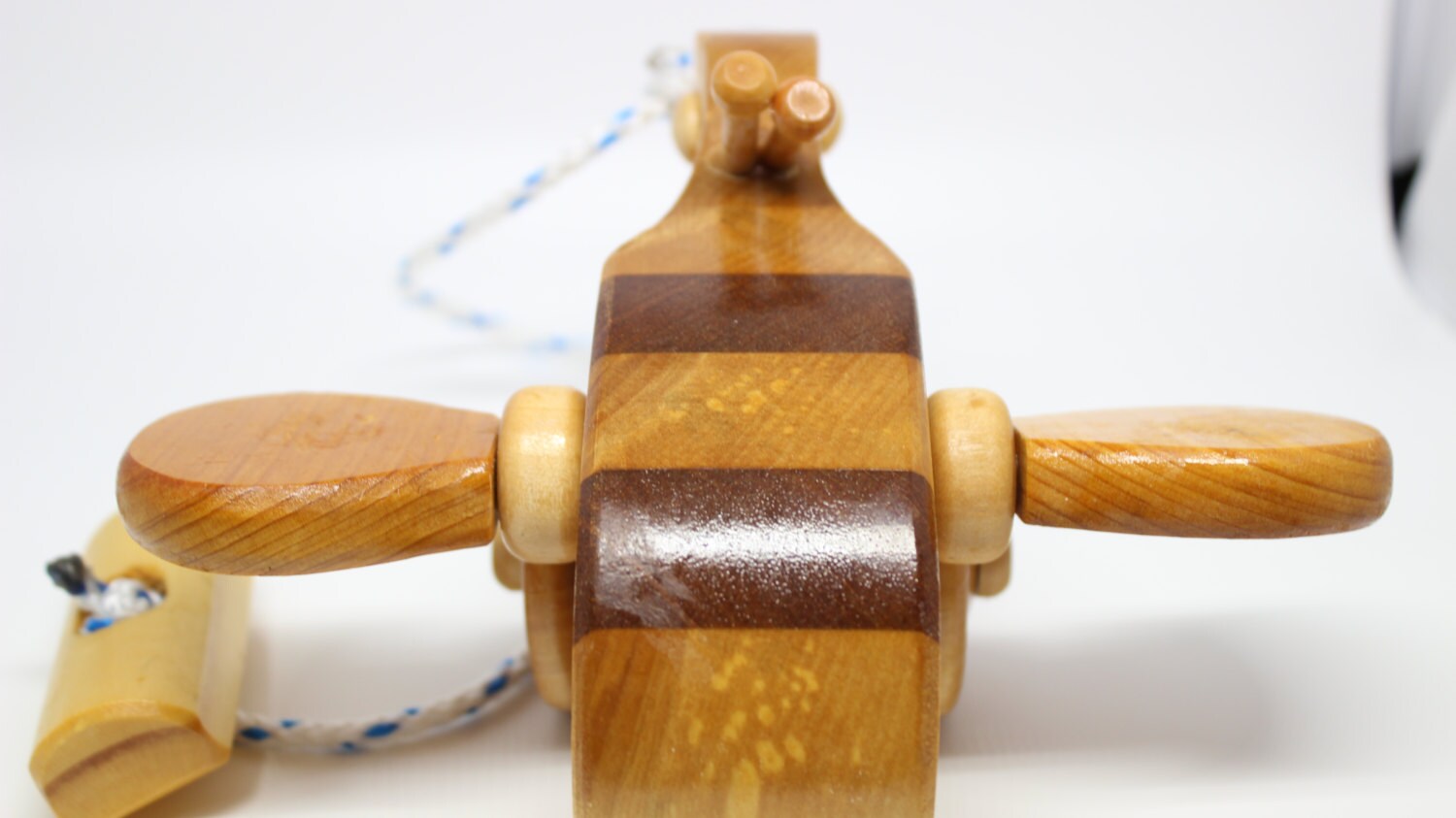 Bizzy: Bumble Bee Pull Toy With Spinning Wings - Etsy