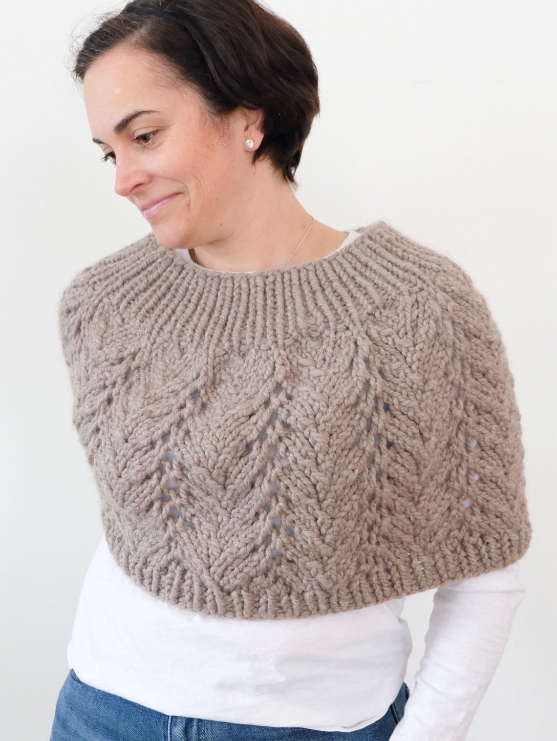 KNITTING PATTERN, Easy Knit Lace Poncho Cape Capelet, Chunky Knit, Cozy ...
