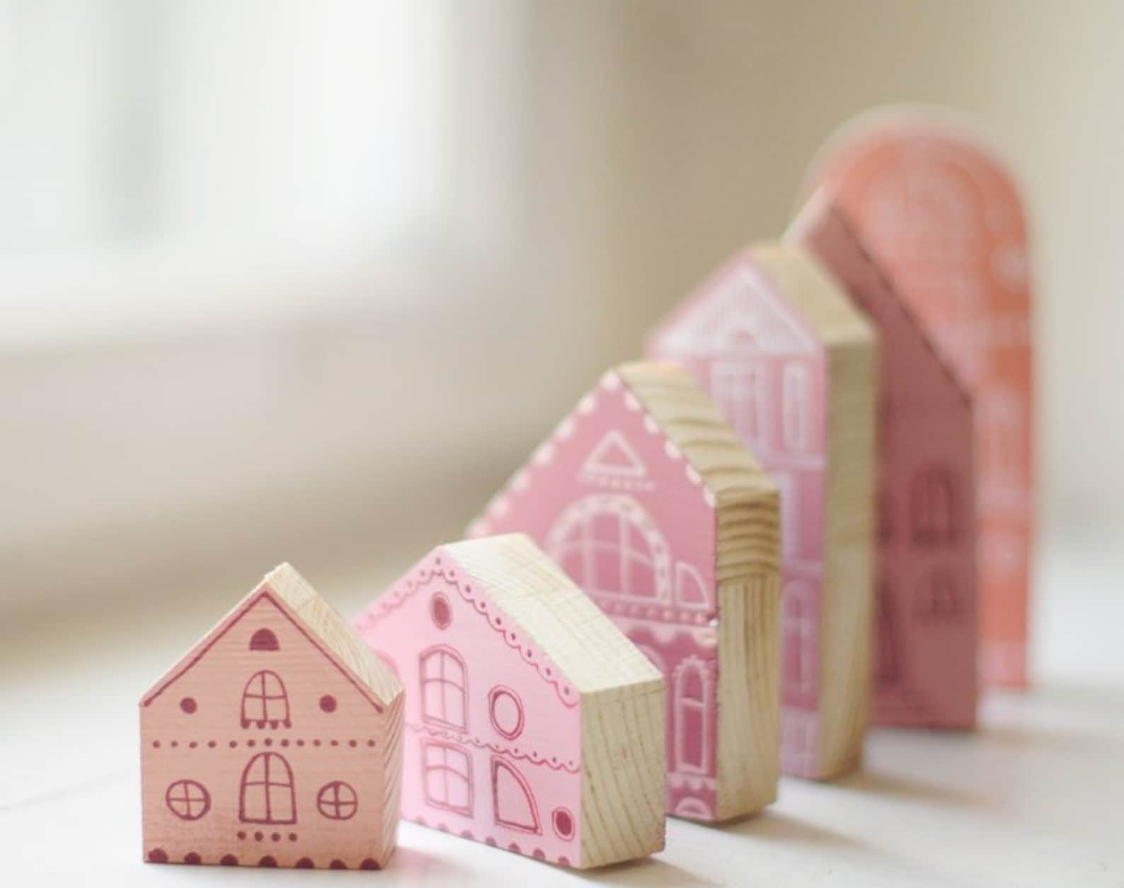 SET of 6 Hand Painted Wooden Village Miniature Village - Etsy