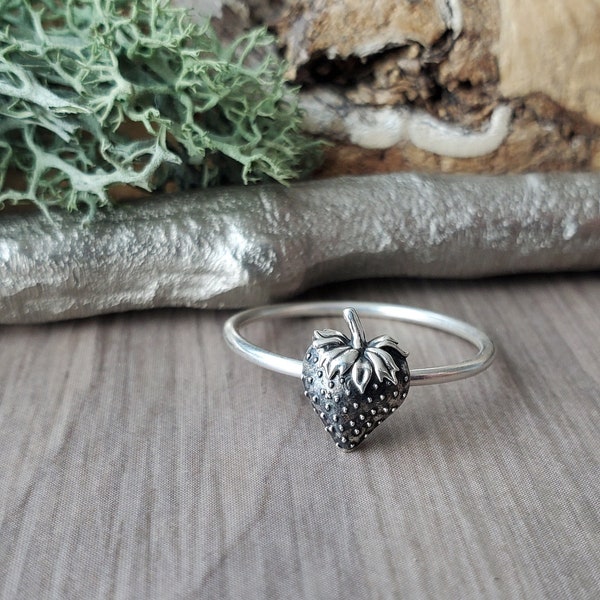Strawberry Ring - Etsy