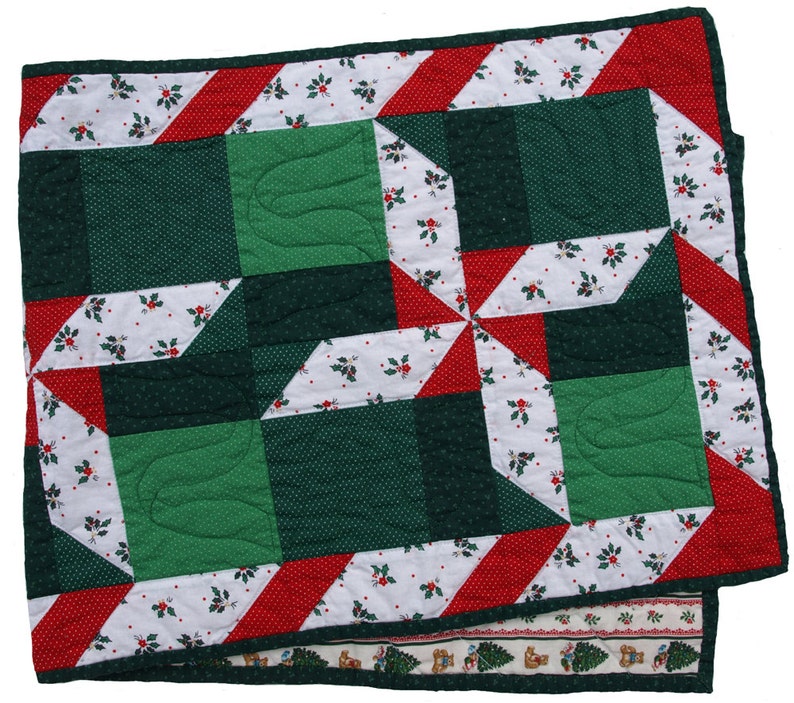 Medium Red and Green Candy Cane Pinwheel Table Runner - Etsy