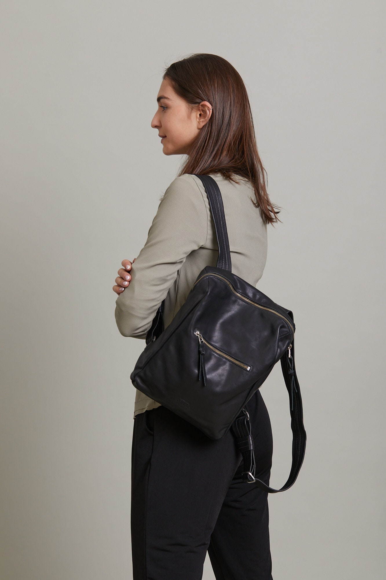 Grey Medium Leather Backpack , Gray Leather Zipper Backpack , Zipper ...