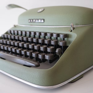 Beautiful Rare GREEN 1955 Alpina SK24 Typewriter - Working - Design ...
