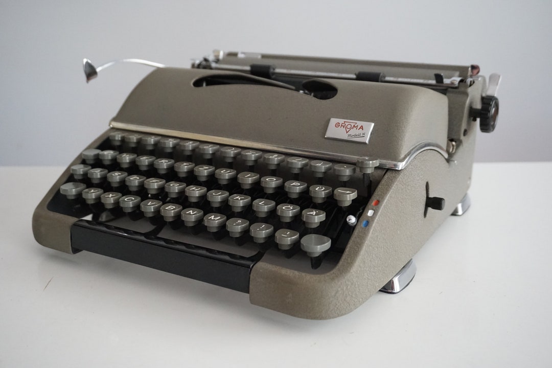 Rare 1954 GROMA Model T Green Portable Typewriter - Working - Design ...