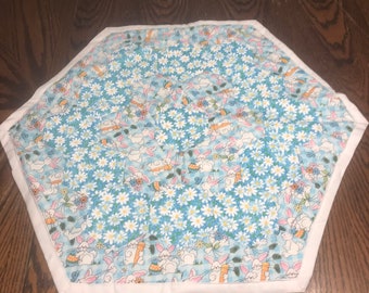 Quilted Table Topper 18 Square - Etsy