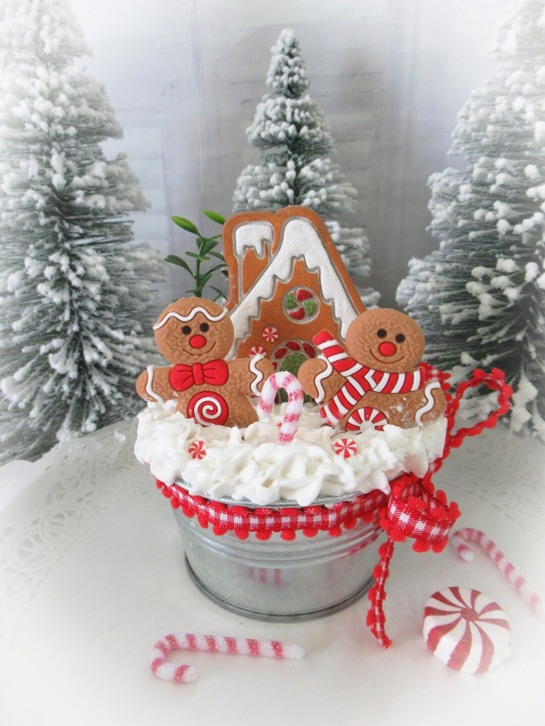 Gingerbread Man / House / Christmas Bucket / Faux Whip Fill / - Etsy