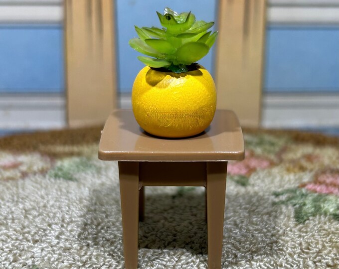 WOLVERINE - END TABLE W/plant - Hard Plastic - Traditional Wolverine ...