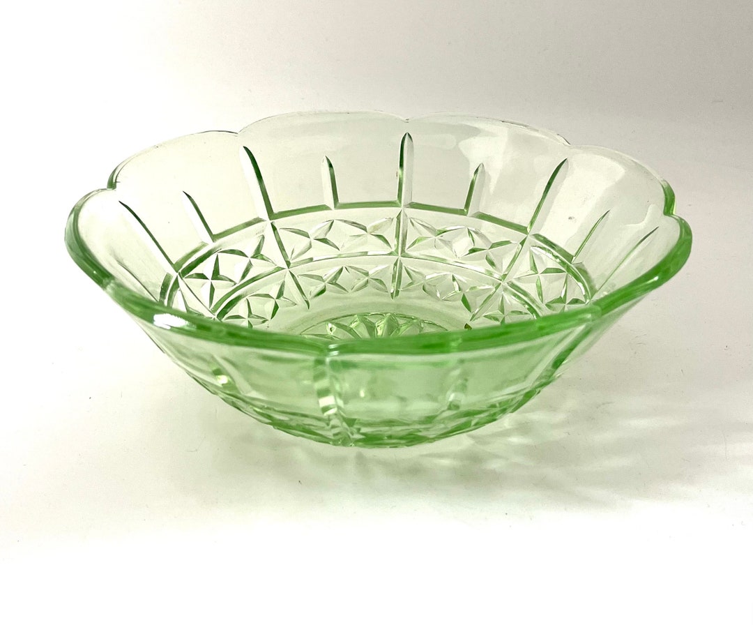 Vintage Uranium Glass Green Glow Bowl Diamond Sunburst Pattern - Etsy