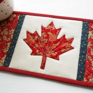 Canadian Flag (maple Leaf) Mug Rug - Etsy Canada