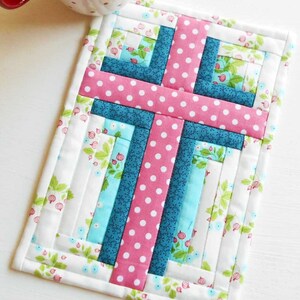 Log Cabin Cross Mug Rug Pattern - Etsy