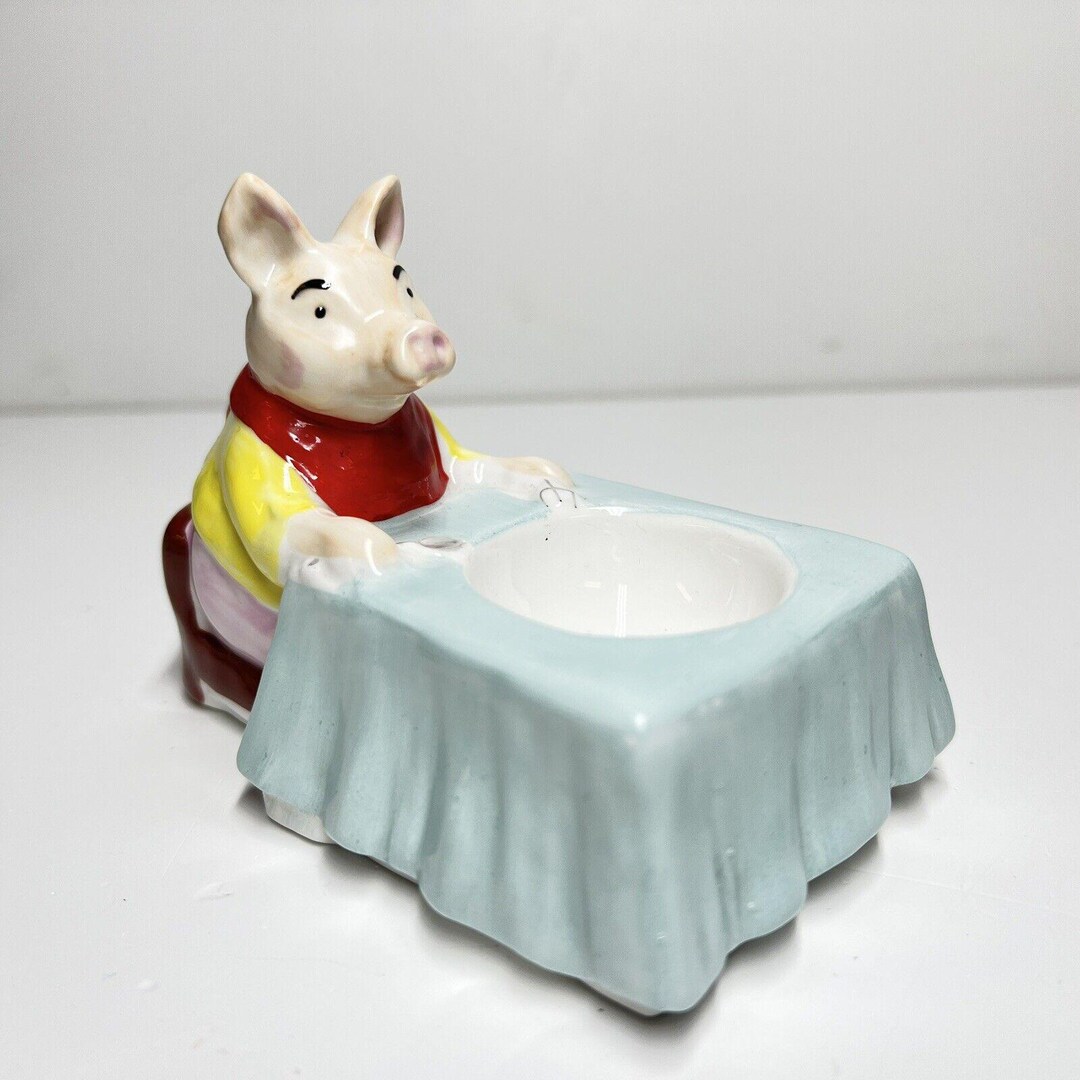 Tiffany & Co. Elizabethan Staffordshire England Fine Bone China Pig Egg ...