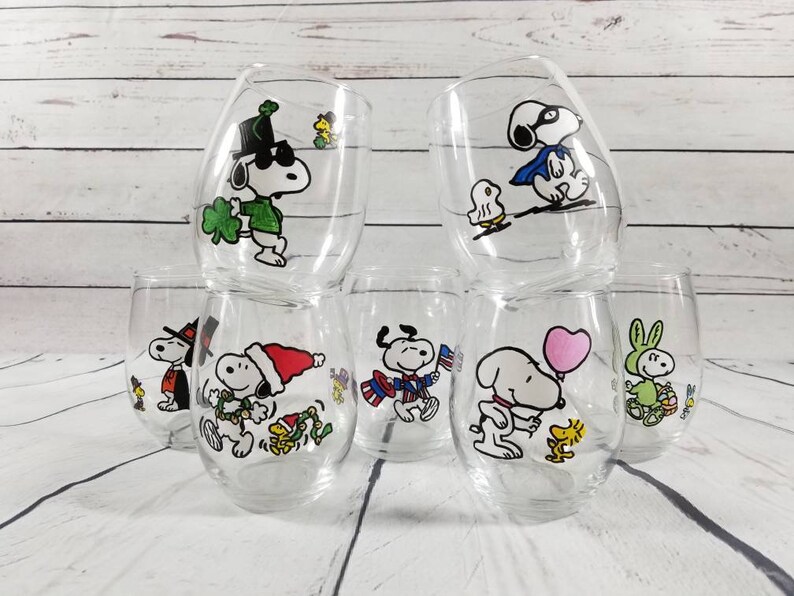 Snoopy Glass / Snoopy Wine Glass / Snoopy Gift / Snoopy - Etsy