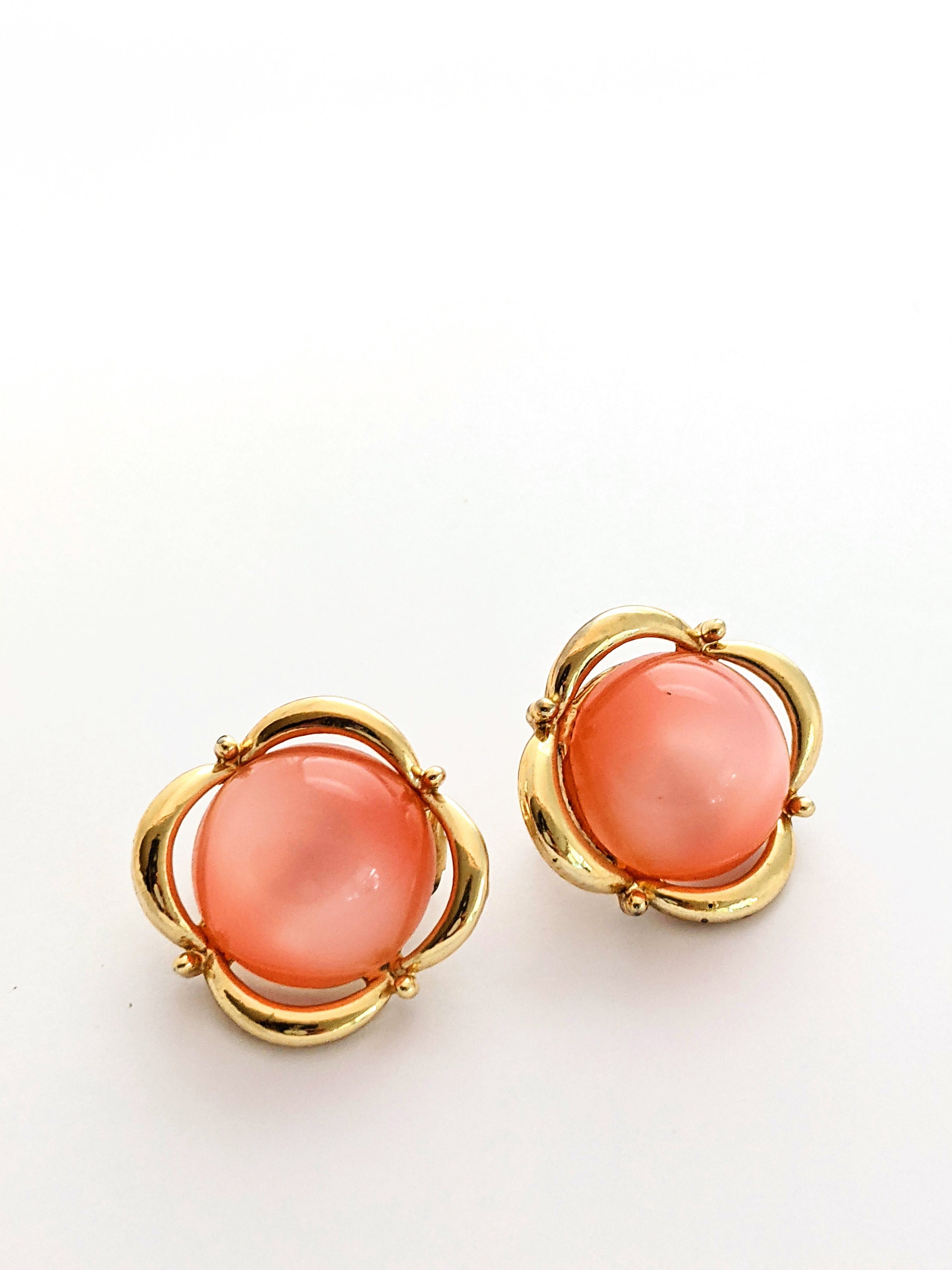 Round Pink Clip on Earrings, Vintage 1950s Pink Clip on Earrings ...