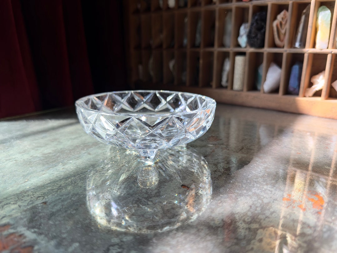 Old Glass Candy Bowl / Vintage Cut Glass Bowl With Feet / Footed Glass ...