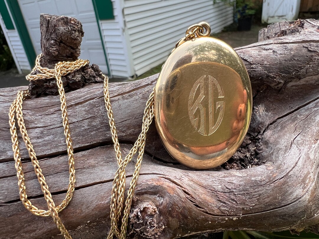 Gold Oval Locket, Oval Gold Locket, Yellow Gold Locket, Engraved Locket ...