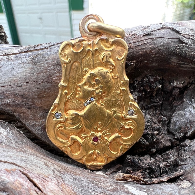 Antique Locket - Etsy