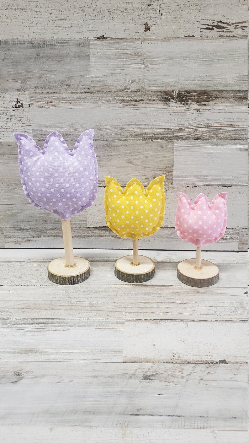 Set of 3 Spring Tulip Decor / Spring Shelf Sitter / Plaid Tulips ...