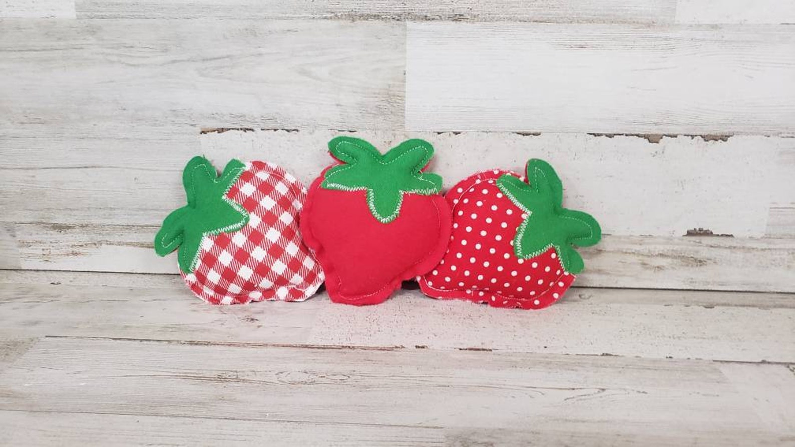 Set of 3 Mini Fabric Strawberries / Farmhouse Spring Decor /strawberry ...