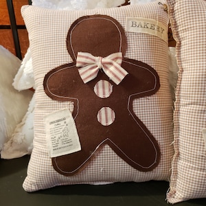 Gingerbread Pillow / Farmhouse Christmas Pillow / Gingerbread Accent ...