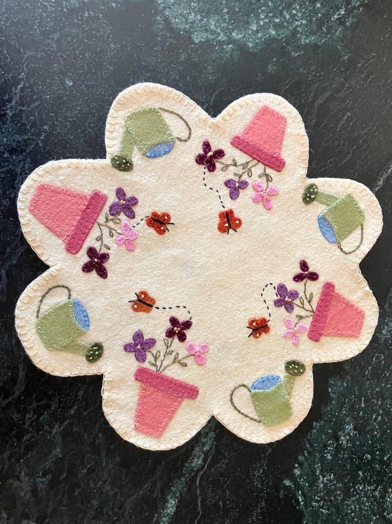 May Flowers DIGITAL PATTERN for 10" Candle Mat - Etsy