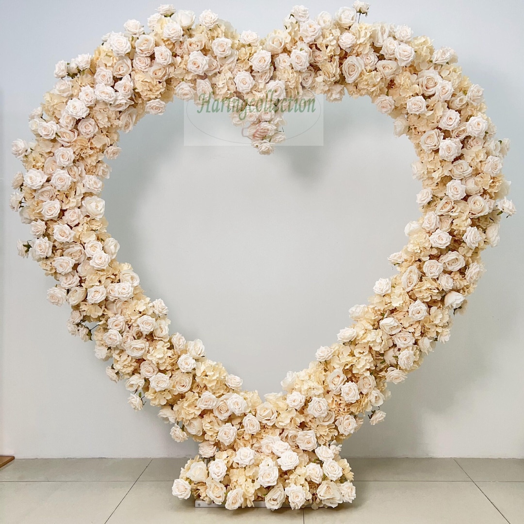 Tan Rose Peachpuff Kiss Ball Couple Moccasin Rose Heart Shape Arch With ...