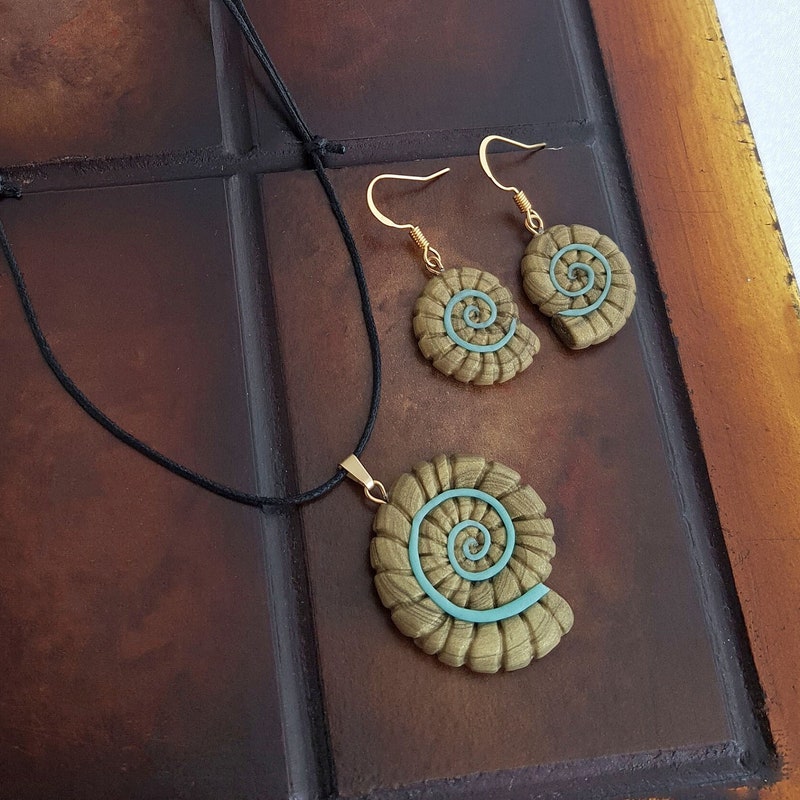 Ursula Necklace - Etsy