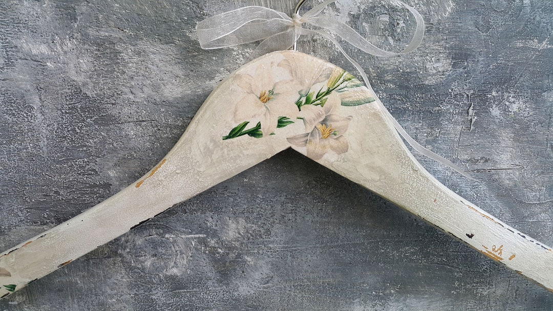 Wedding Dress Hanger,bridal Hanger,lily Flowerwedding,wedding Gift ...