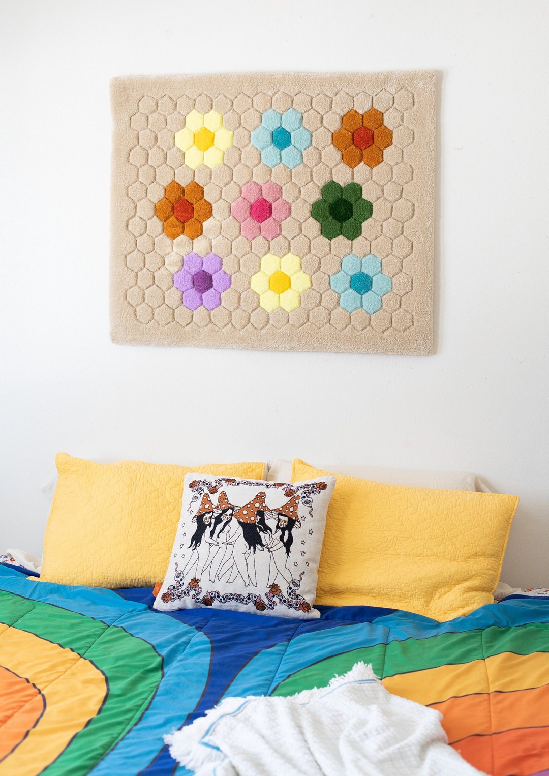 Busy Bee Flower Garden – Hand-tufted Shag Wall Hanging Rug, 70s Retro ...