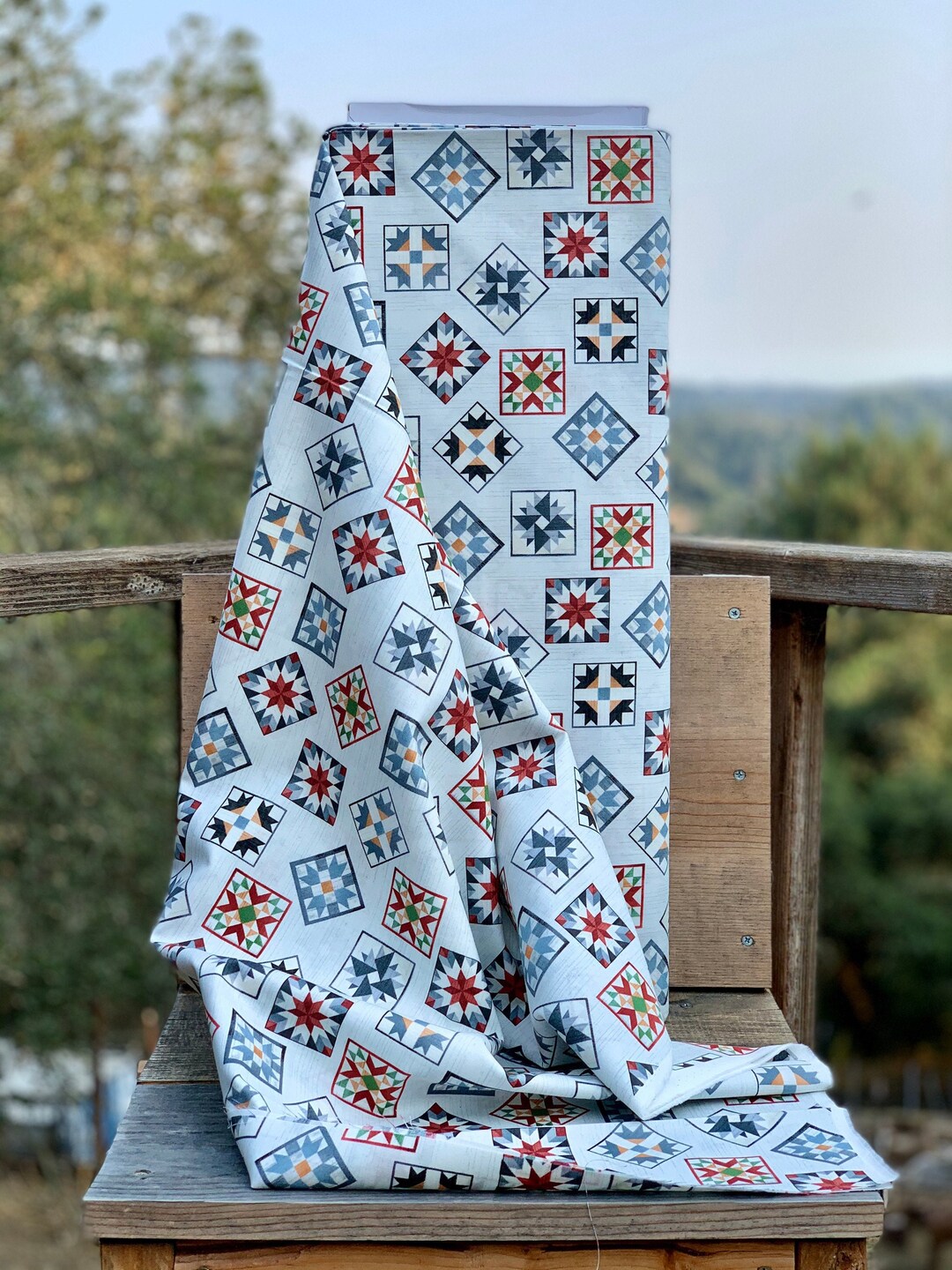 Mini Quilt Pattern - Light Background - Thistle Hill Collection - 100% ...